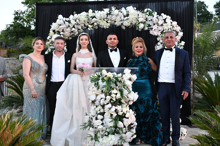 Cemiyet Dünyasının Gözü Bu Düğündeydi: Baran ve Çetinkaya Aileleri ...